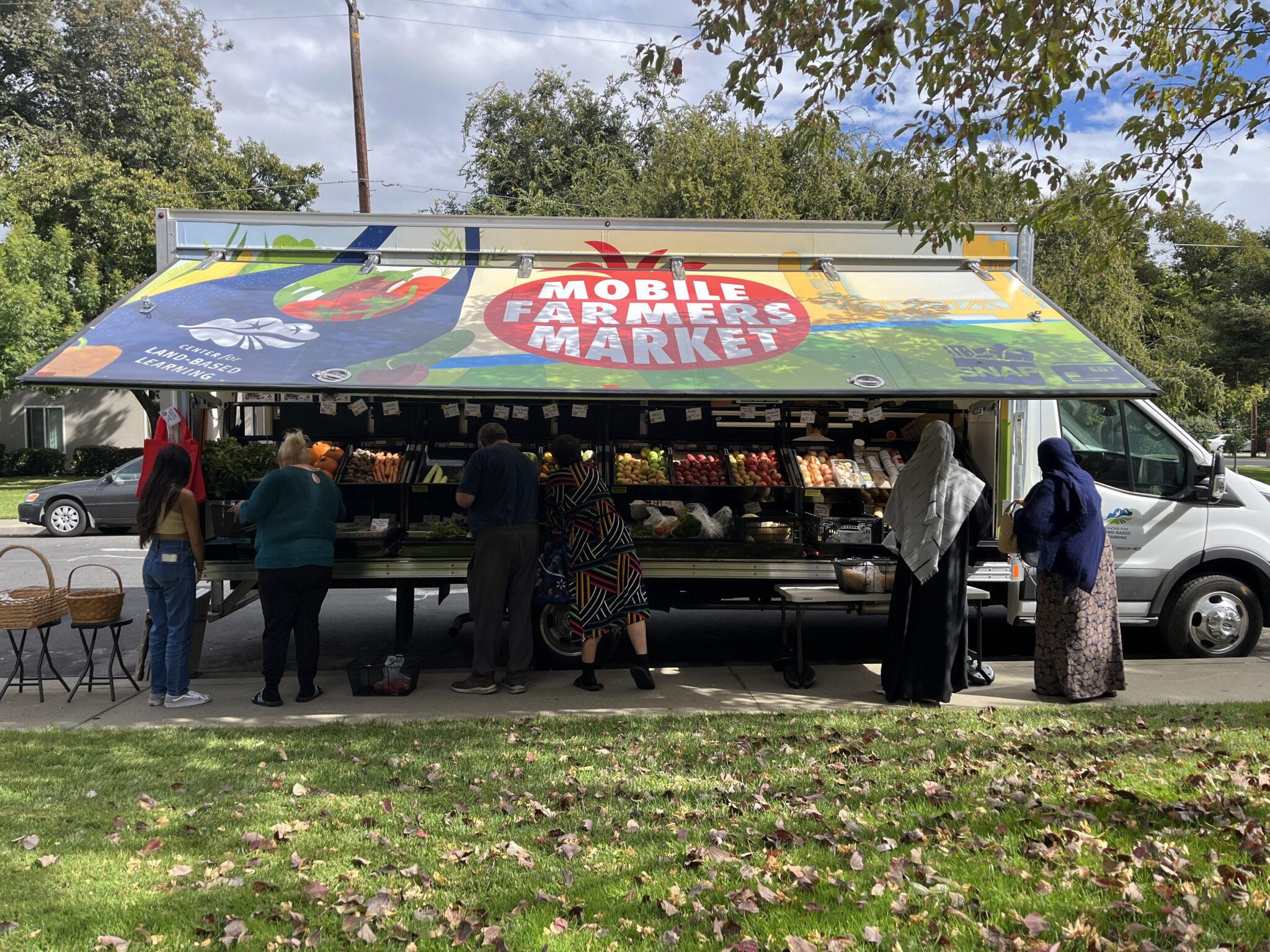 Mobile Farmers Market Truck at Boys & Girls Club Woodland - Center for ...